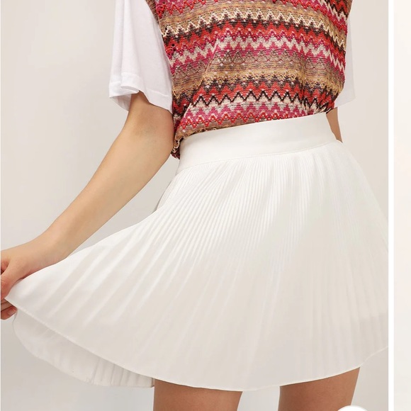 Shorts | Nwt White Skort With Pleated Details A Perfect Piece For ...